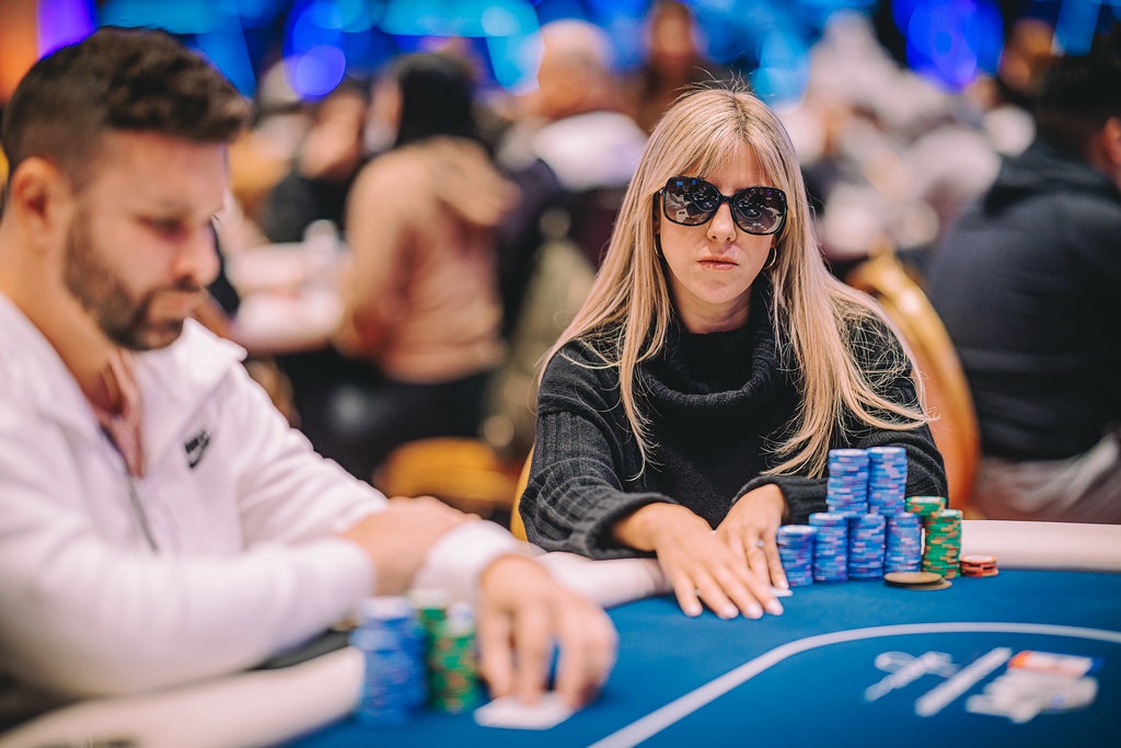 Kristen Foxen et Jeanne David intronisées au Women in Poker Hall of ...